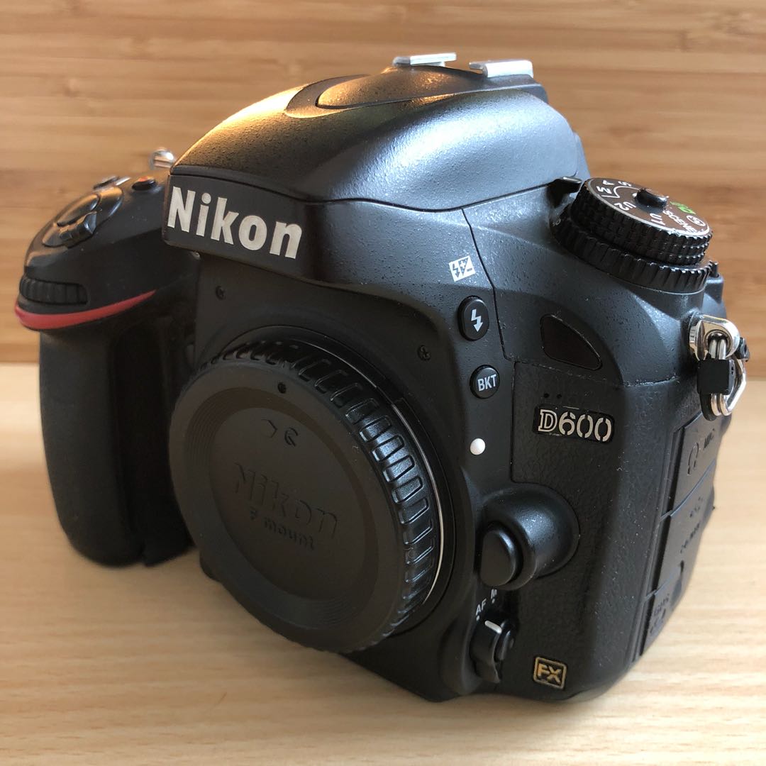 Nikon D600 full frame body + SD card + extra battery, Photography on ...