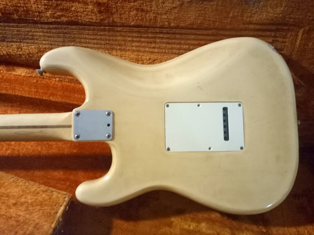 Fender Japan Stratocaster Maple Neck with Almost new mini jumbo frets ...