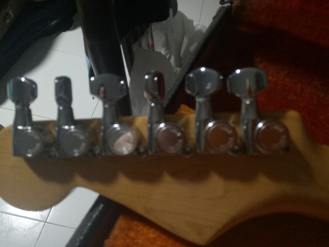 Fender Japan Stratocaster Maple Neck with Almost new mini jumbo frets ...