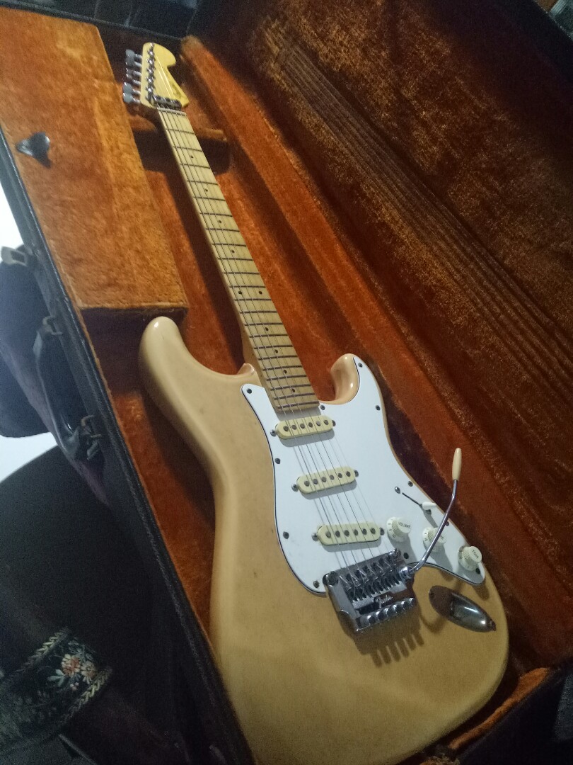 Fender Japan Stratocaster Maple Neck with Almost new mini jumbo frets ...