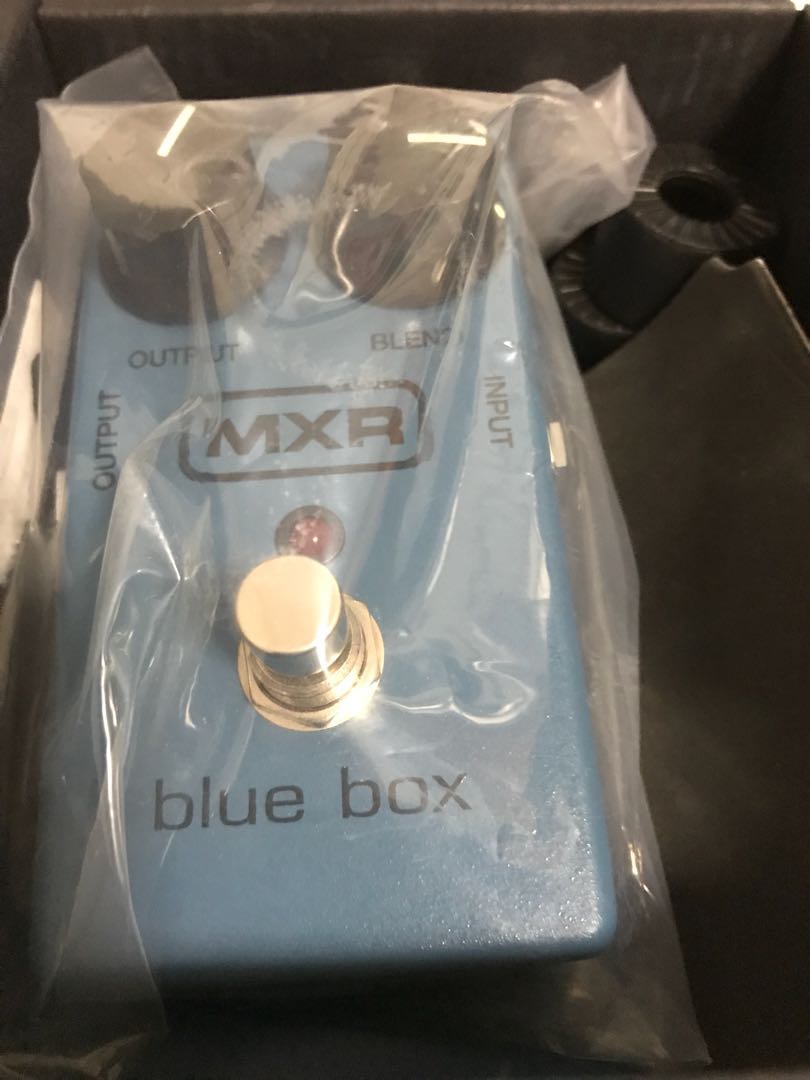 MXR blue box octave fuzz, Hobbies & Toys, Music & Media, Music ...