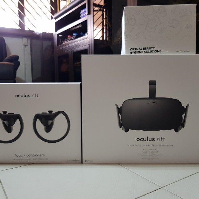 Oculus Rift Set, Video Gaming, Gaming Accessories, Virtual Reality on ...