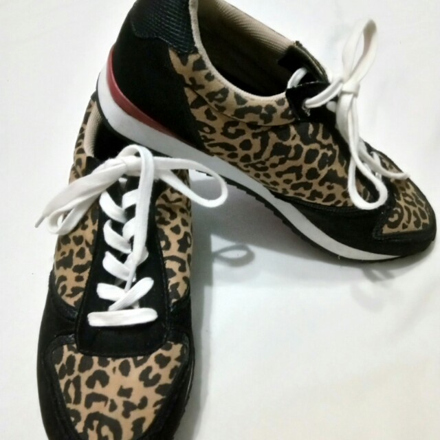 Authentic Mossimo tiger look sneakers(850), Women's Fashion, Footwear ...