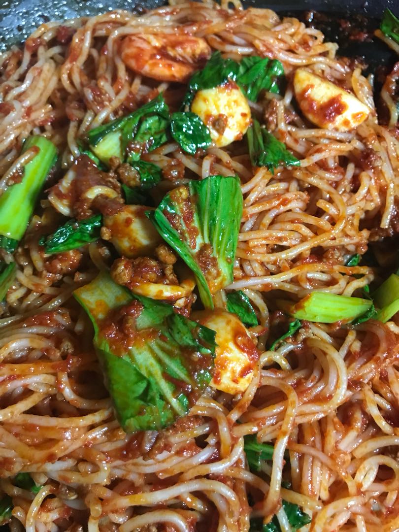 Laksa goreng basah, Food & Drinks, Local Eats on Carousell