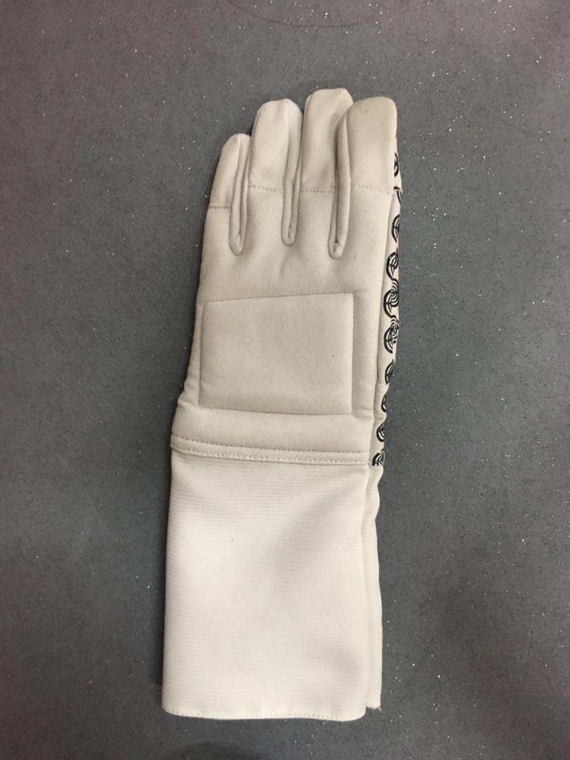 Leon Paul griptonite glove, Sports Equipment, Sports & Games, Billiards ...