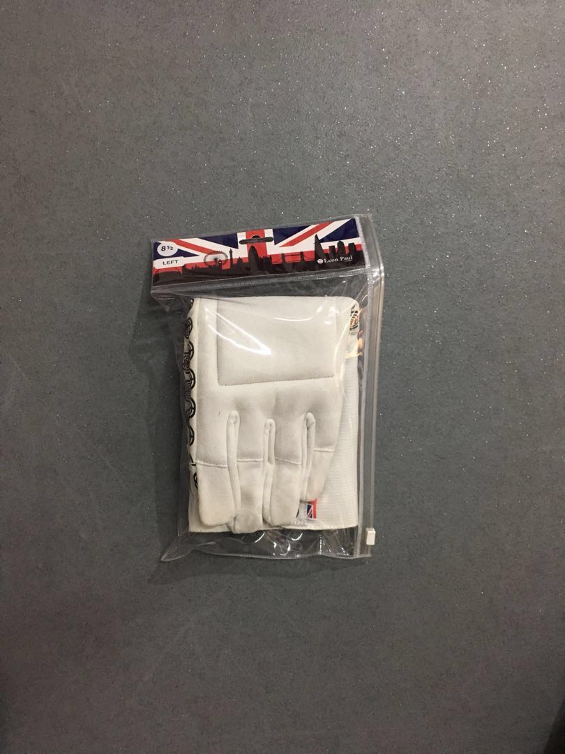 Leon Paul griptonite glove, Sports Equipment, Sports & Games, Billiards ...