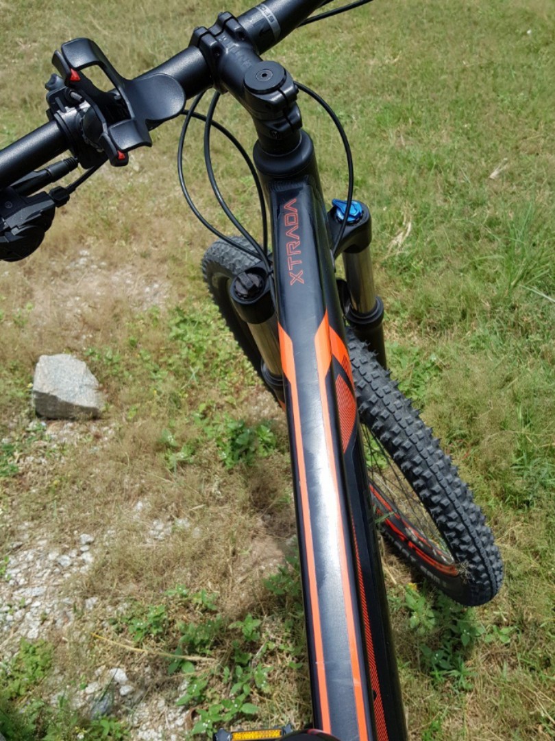 Polygon xtrada 6 Hardtail mountain bike with shimano Deore and SR suntour XCR air fork with ...
