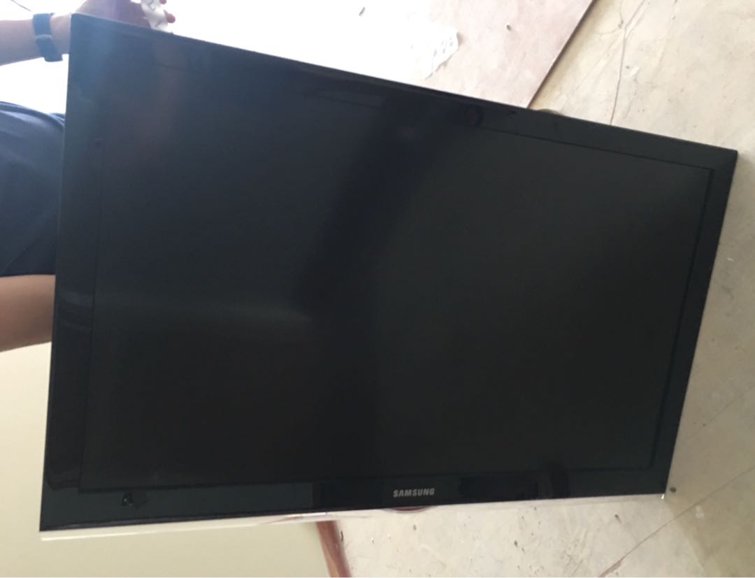 Samsung 40” LCD TV, TV & Home Appliances, TV & Entertainment, TV on ...