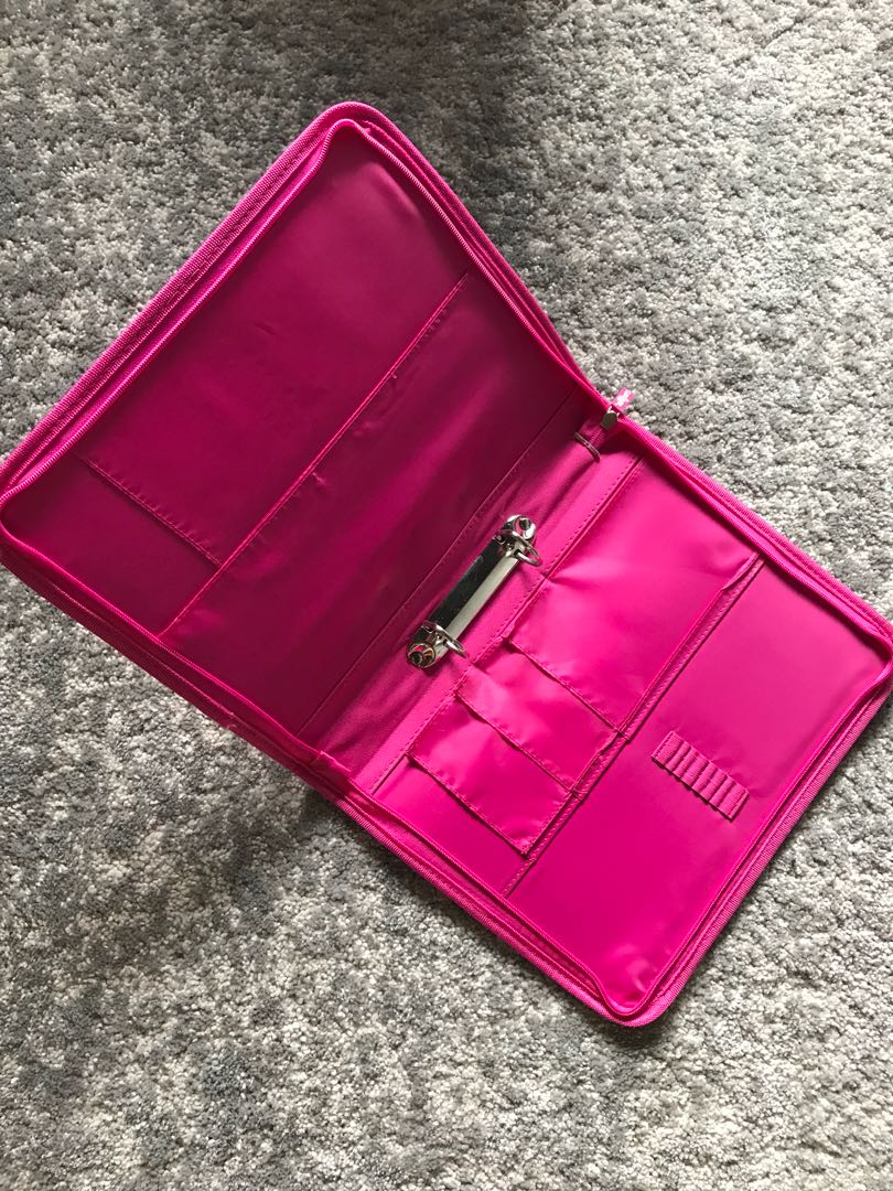 Smiggle folder, Hobbies & Toys, Stationery & Craft, Stationery & School ...