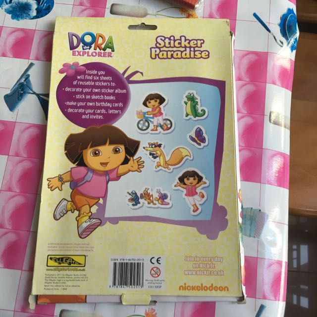 Dora The Explorer Sticker Album, 興趣及遊戲, 書本 & 文具, 小說 & 故事書 - Carousell