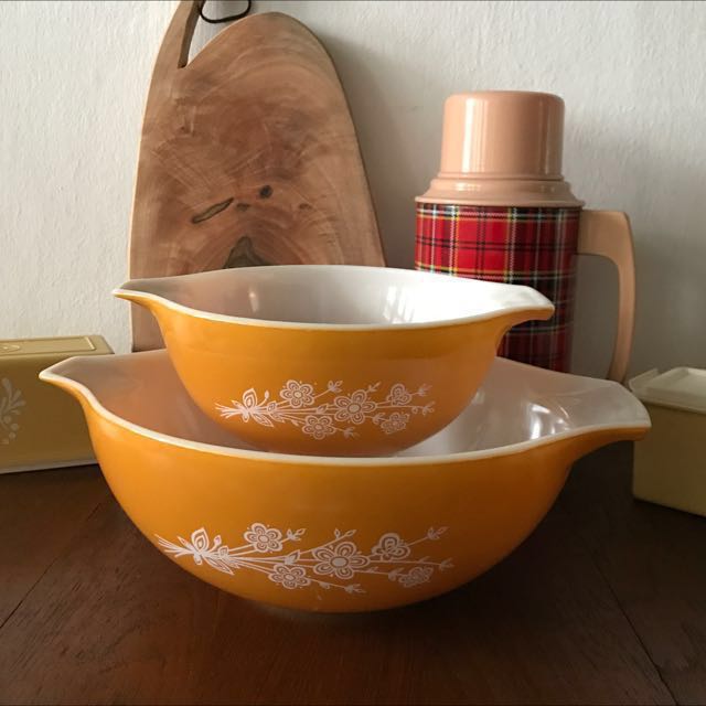RESERVED - 1 Vintage Large Pyrex Mixing Bowl - 444 / 4L Butterfly Gold ...