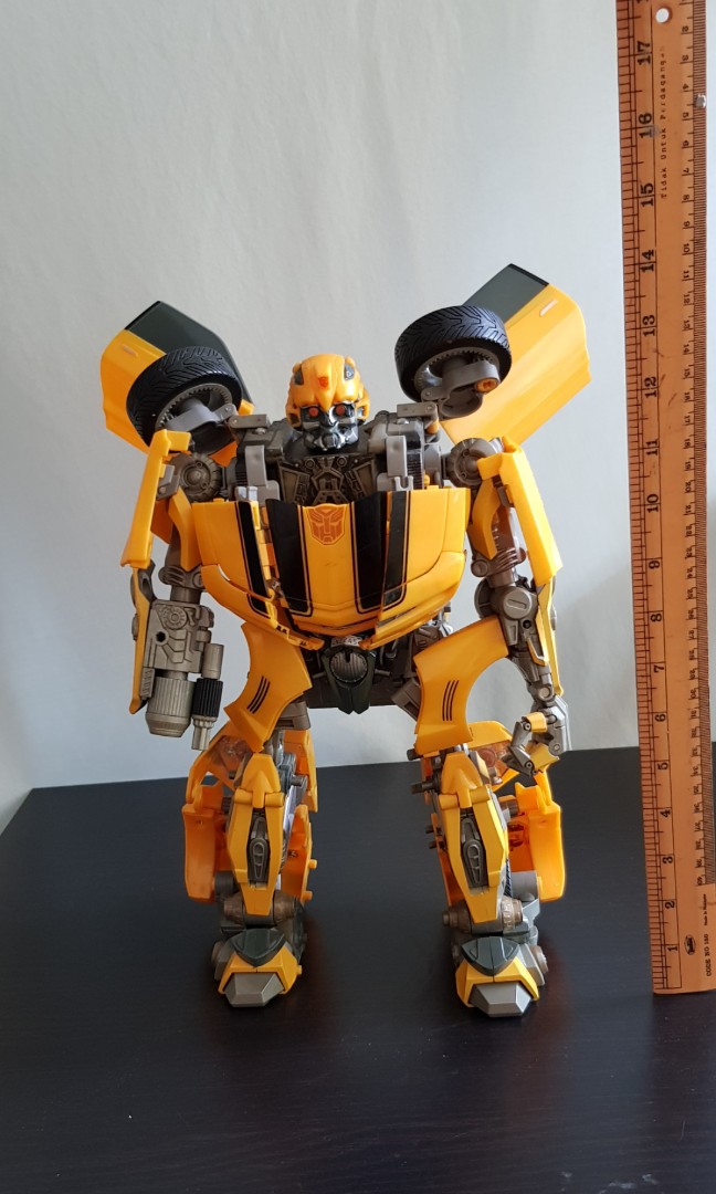 Hasbro Transformers Ultimate Bumblebee 15", Hobbies & Toys, Toys ...