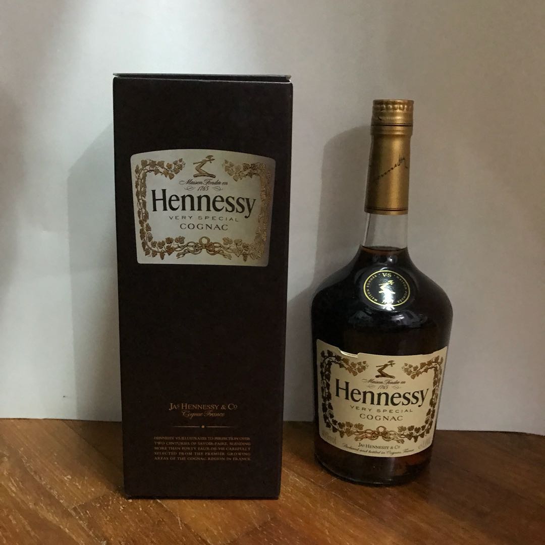 HENNESSY, Food & Drinks, Alcoholic Beverages on Carousell