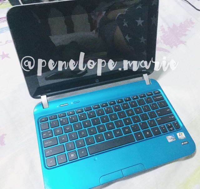 HP Mini 210-3080NR Netbook (Sky Blue) with Hawk Laptop Bag + Free ...