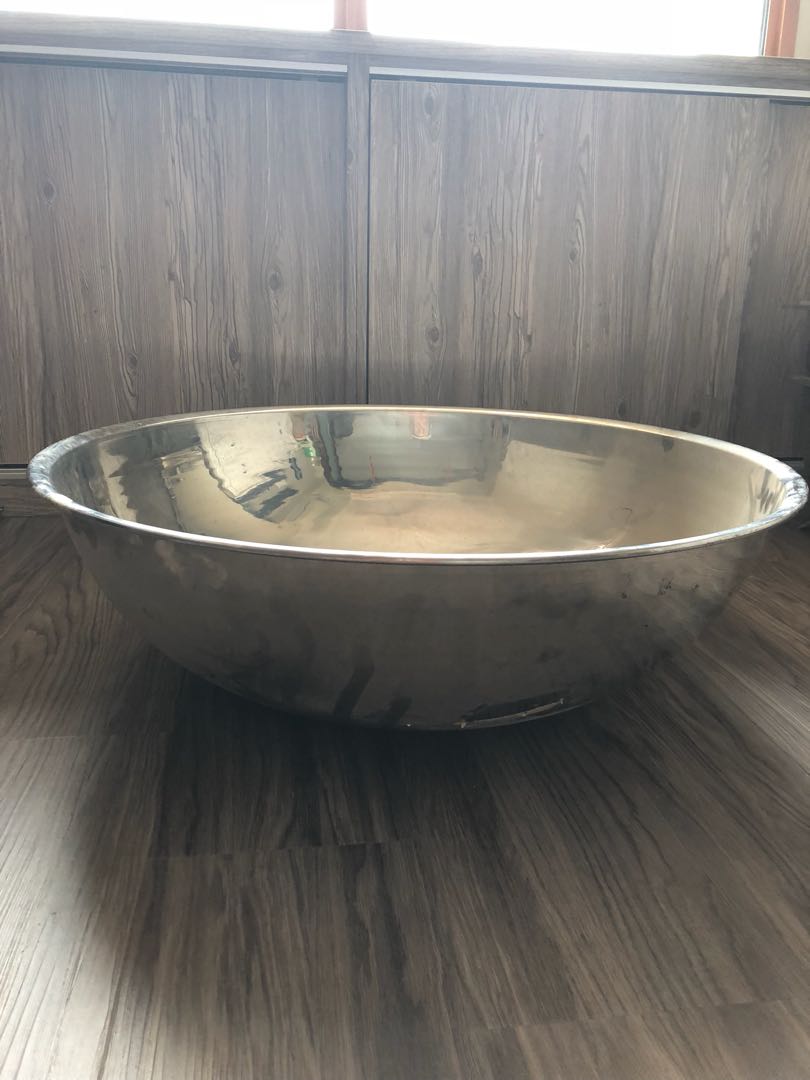 Large Stainless Steel Round Pot, TV & Home Appliances, Kitchen ...