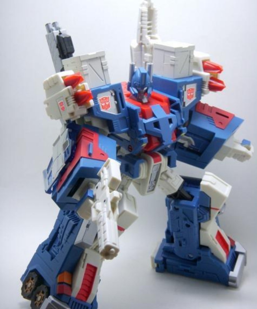 Transformers Walmart Classics Ultra Magnus + Fansproject TFX-01 City ...