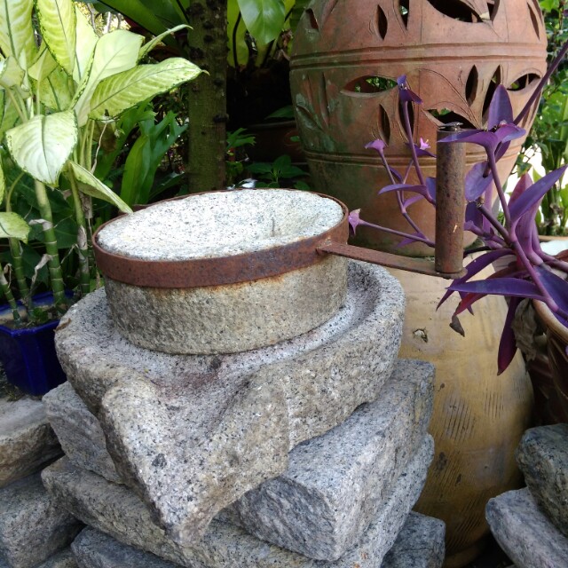Pengisar beras antik A1, Furniture & Home Living, Gardening, Gardening ...