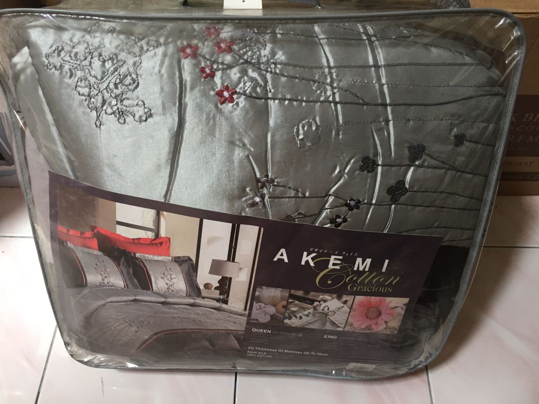 Cadar katil, Furniture & Home Living, Furniture, Bed Frames ...