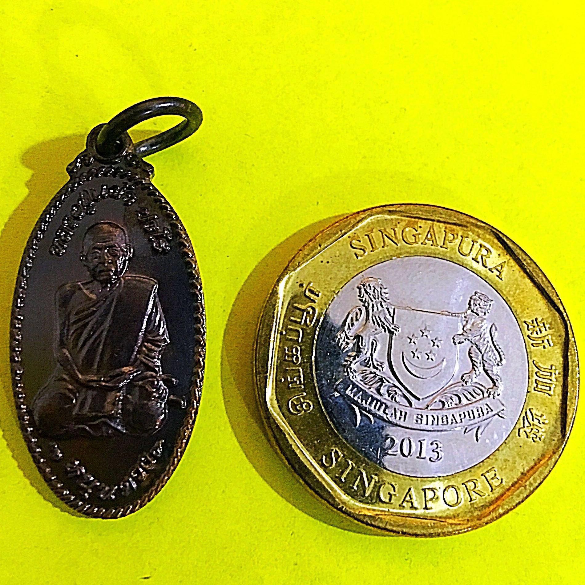 Lp Paew famous samlit rian Be2551 bullet proof batch, Hobbies & Toys ...