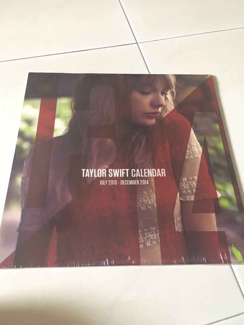 Taylor Swift Red Autograph and Calendar, Hobbies & Toys, Music & Media ...