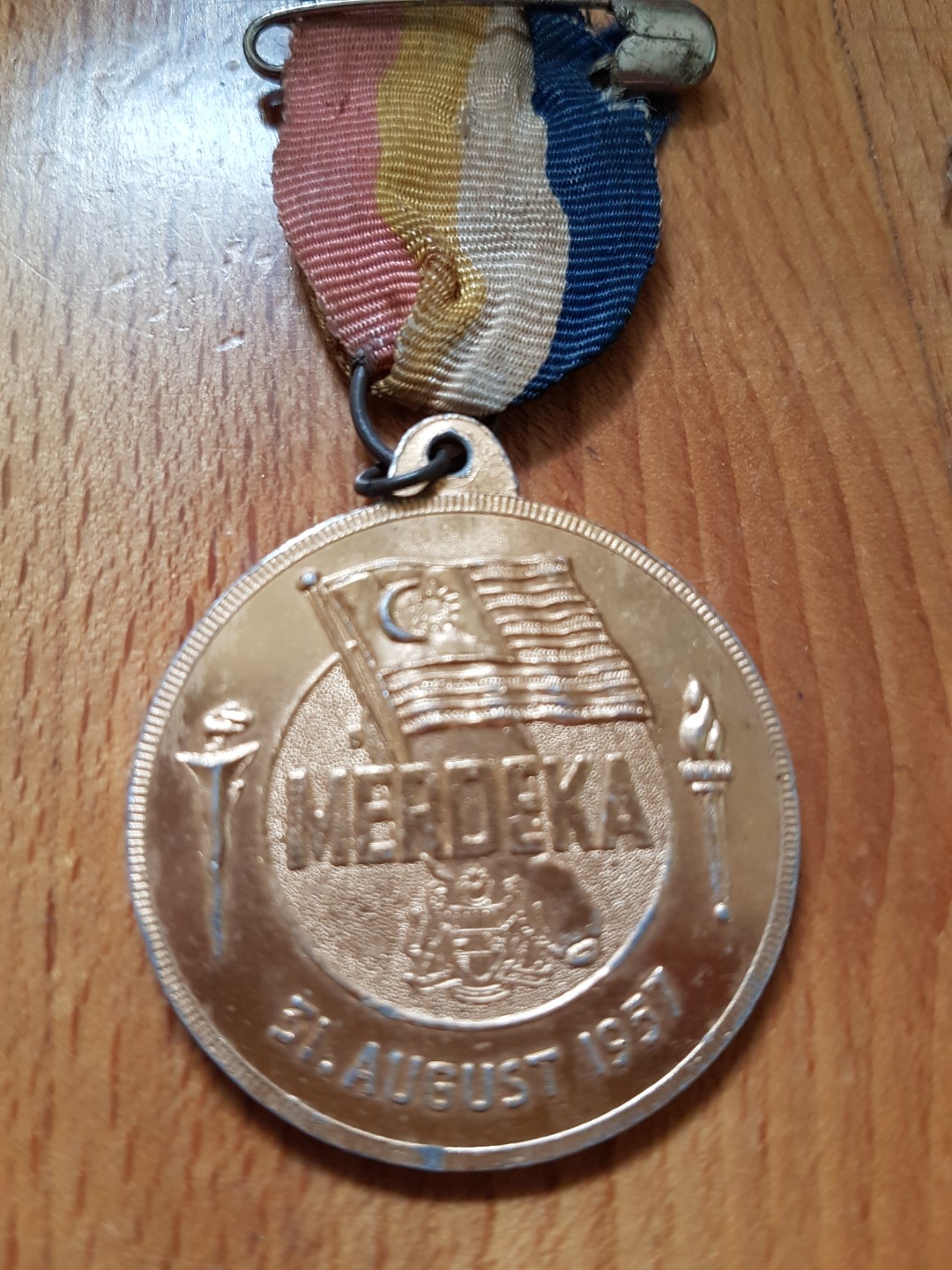 #HM2 - 31 August 1957 Merdeka Medals x 2, Hobbies & Toys, Memorabilia ...