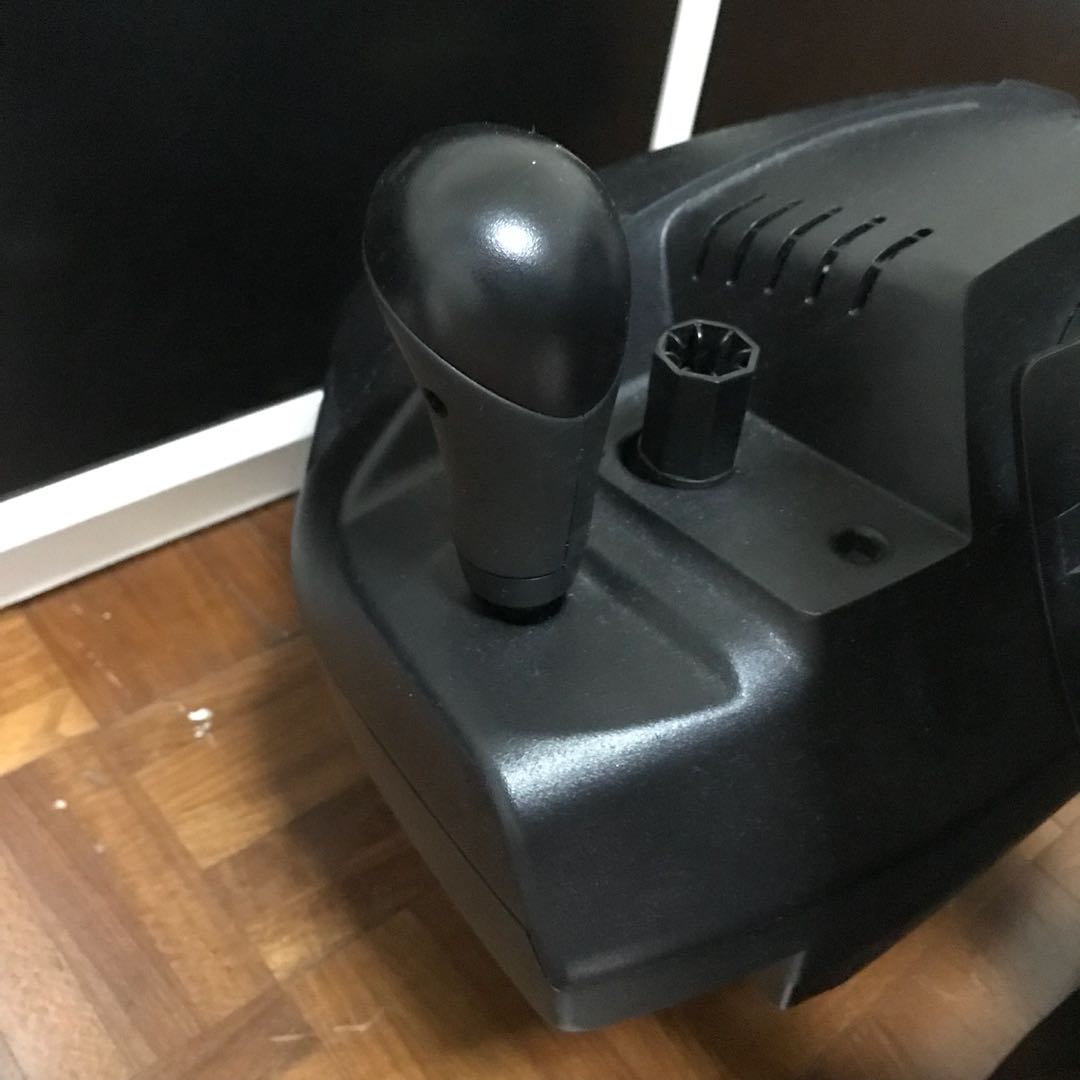 Logitech MOMO Racing Force Feedback Wheel, Video Gaming, Video Game ...