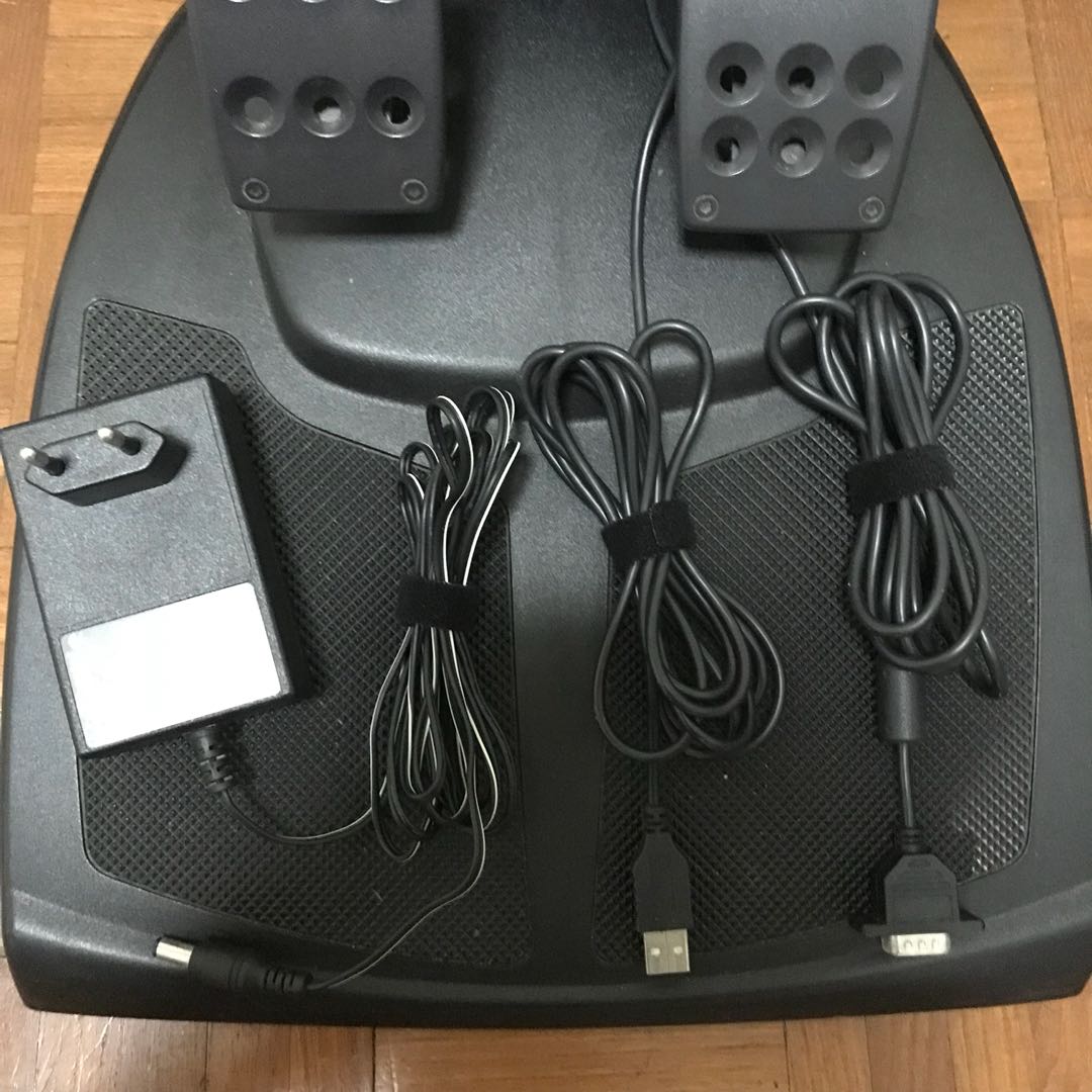 Logitech MOMO Racing Force Feedback Wheel, Video Gaming, Video Game ...