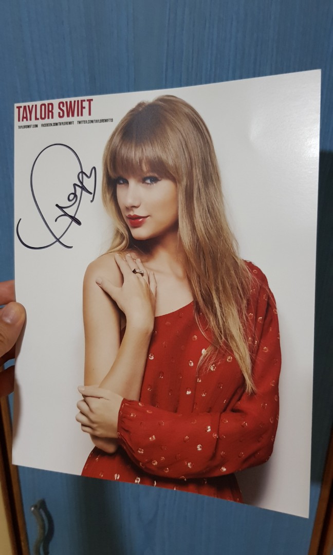 Taylor Swift Self Autograph w Marker Photo Card RARE, Hobbies & Toys ...