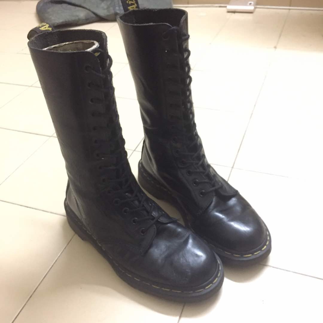 Dr mart 14 eyes., Men's Fashion, Footwear, Dress shoes on Carousell