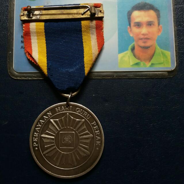 PINGAT PENGHORMATAN GURU, Hobbies & Toys, Collectibles & Memorabilia ...