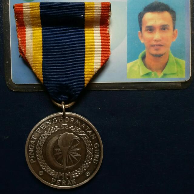 PINGAT PENGHORMATAN GURU, Hobbies & Toys, Collectibles & Memorabilia ...