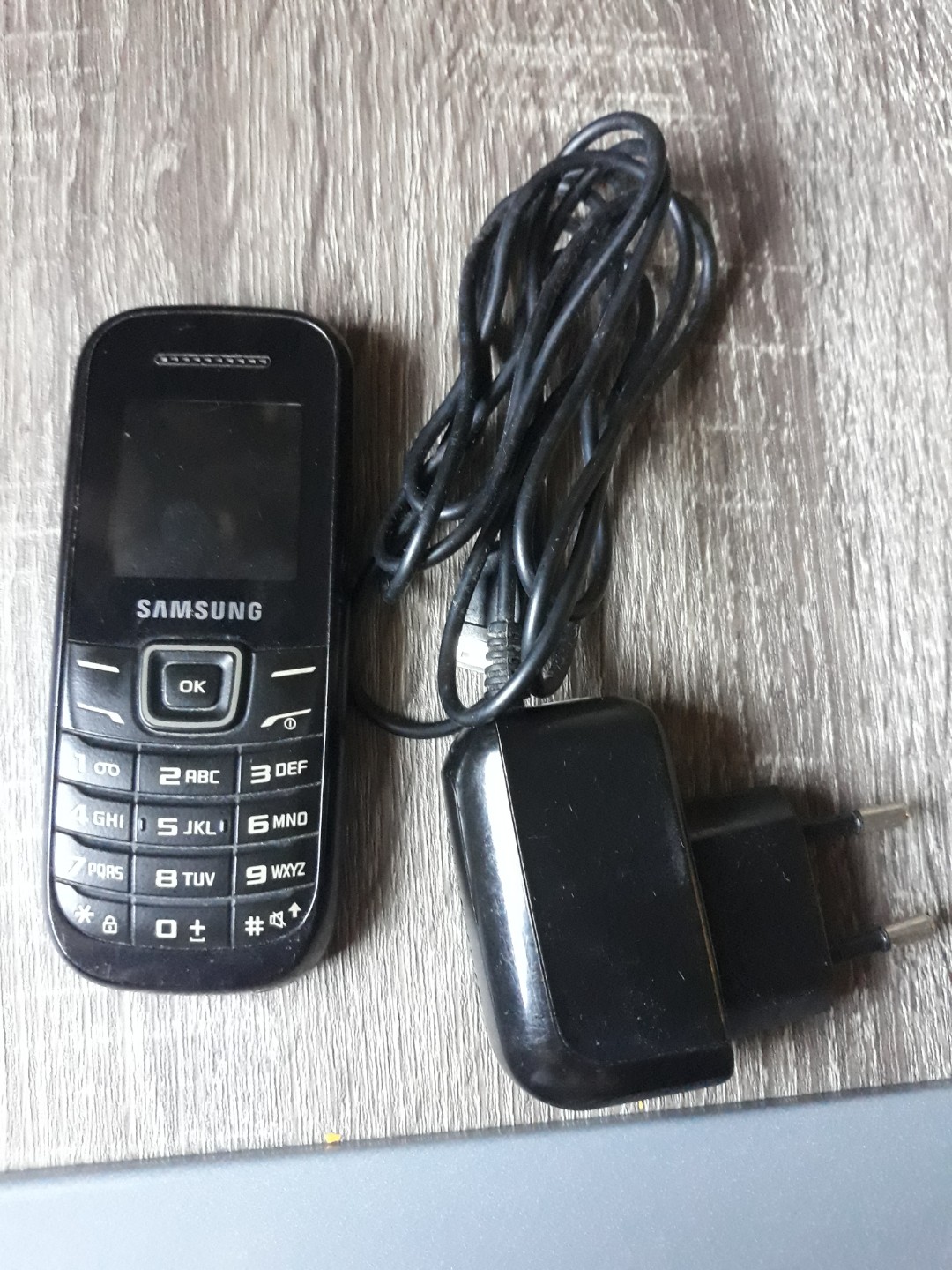 Samsung Keypad with charger., Mobile Phones & Gadgets, Mobile Phones ...