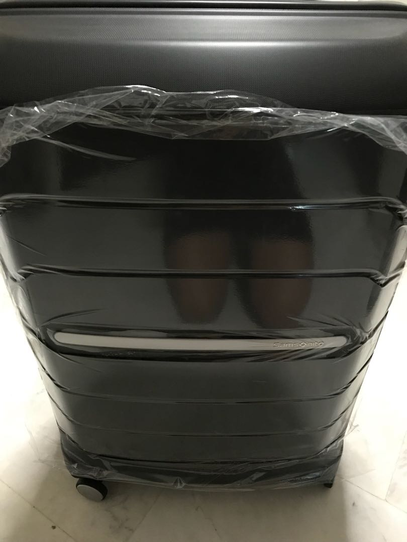 Samsonite octolite 26inch travel bag, Luxury, Bags & Wallets on Carousell