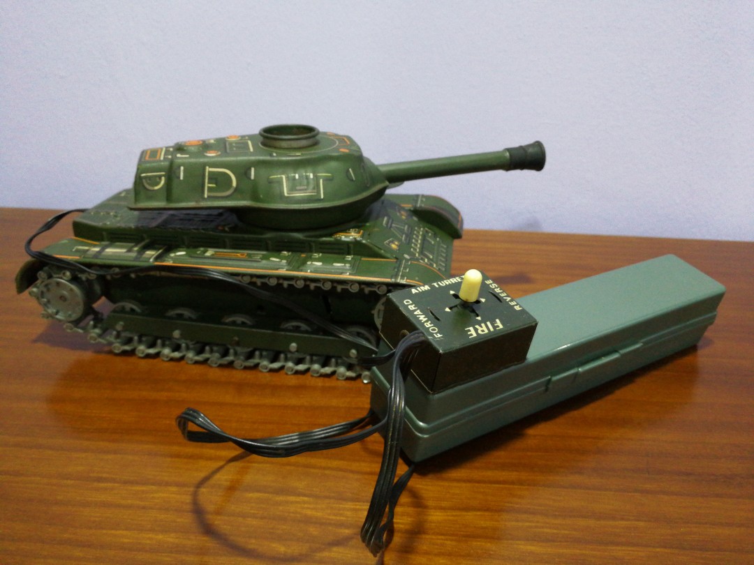 Vintage Tin toy tank, Hobbies & Toys, Memorabilia & Collectibles ...