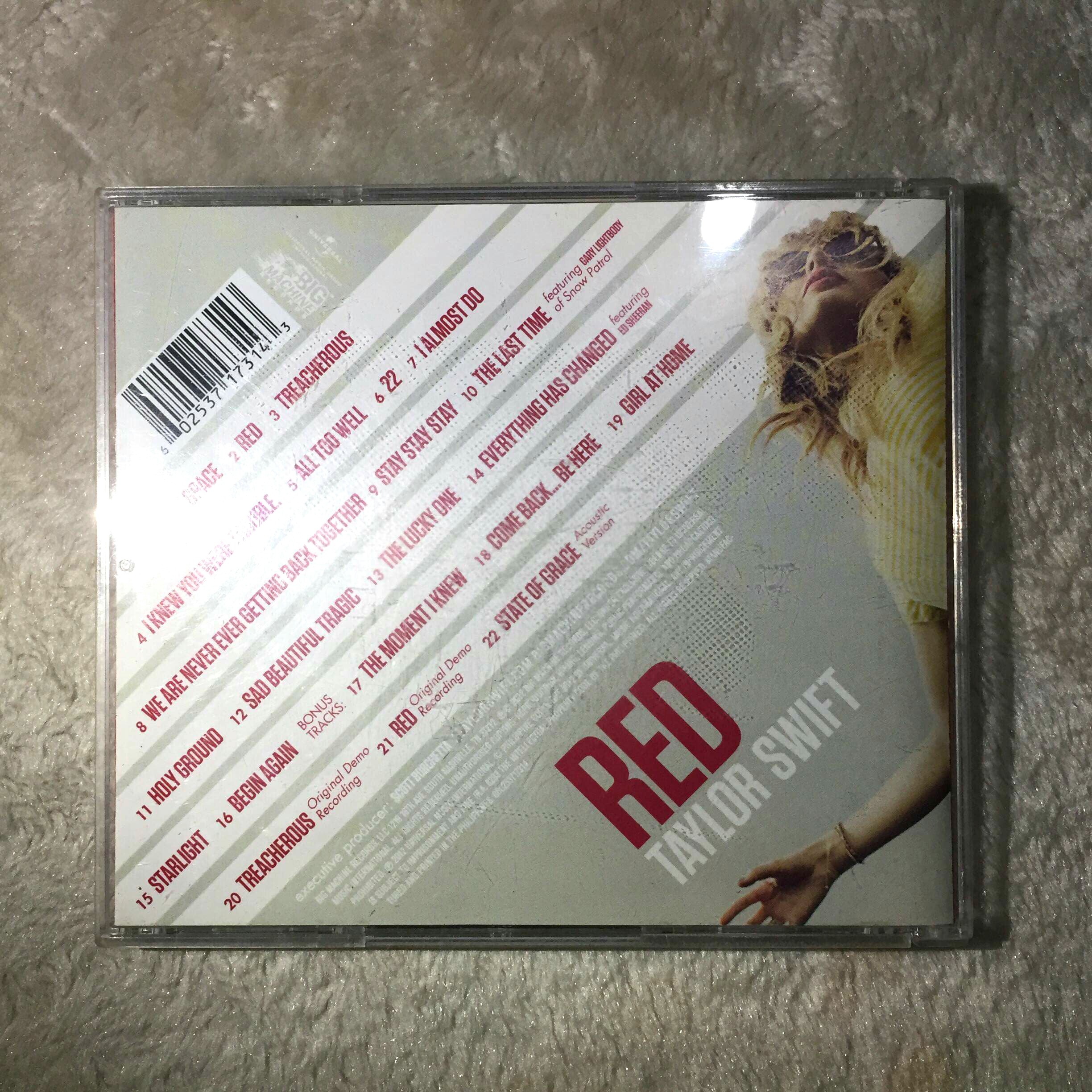SIGNED RED (Deluxe Edition) ALBUM - Taylor Swift, Hobbies & Toys, Music ...