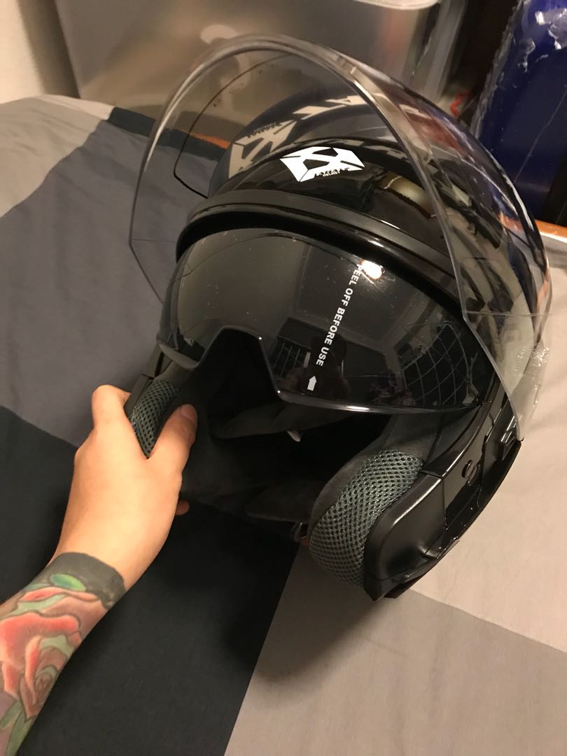 Taraz helmet, Motorcycles, Motorcycle Apparel on Carousell