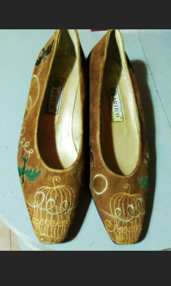 Rare shoes, Women's Fashion, Footwear, Sneakers on Carousell
