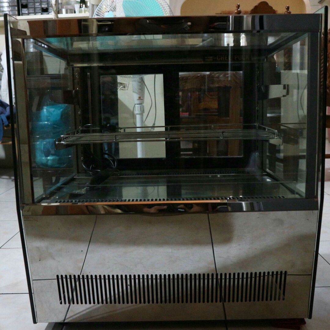 Chee puck 3 layer counter-top cake display chiller, TV & Home ...