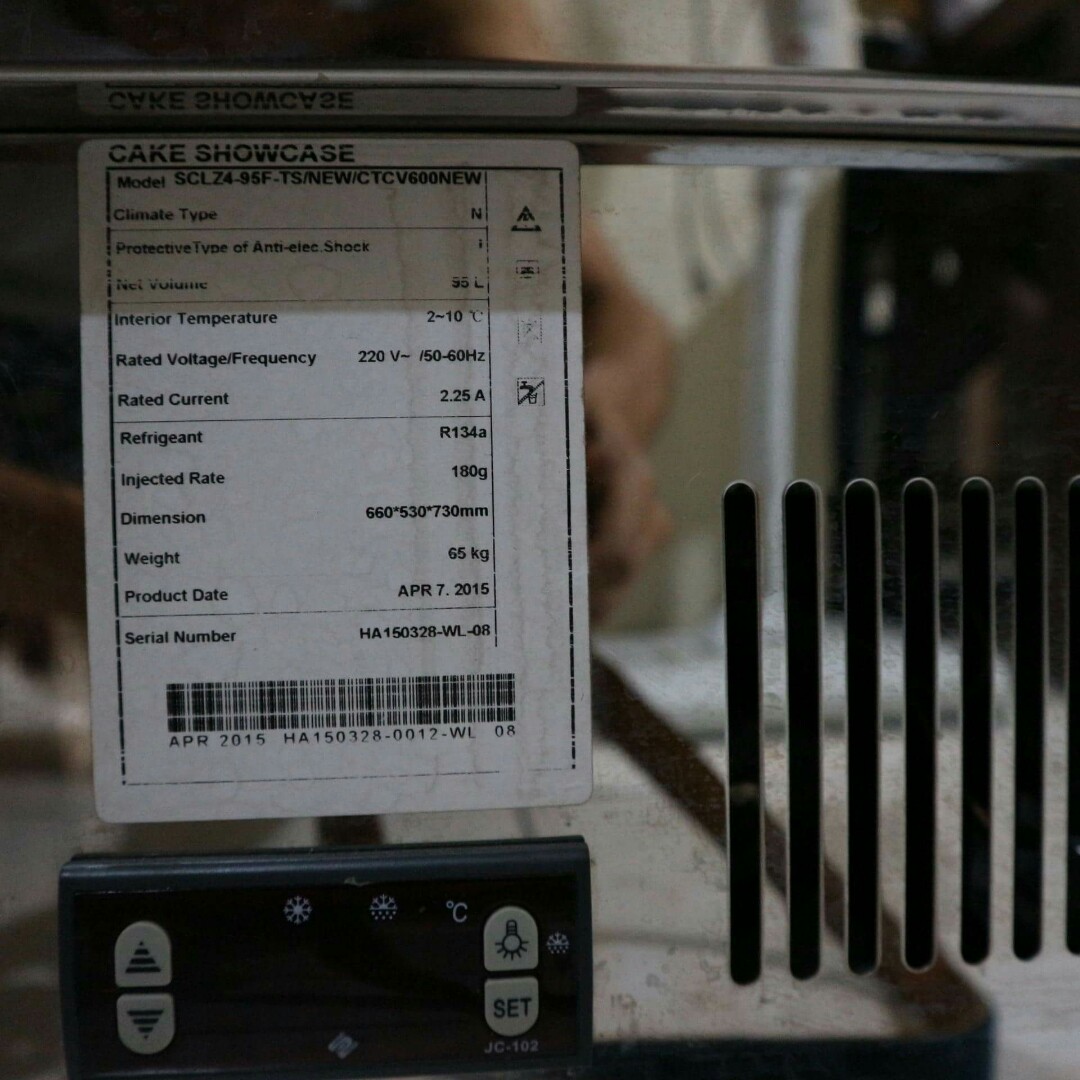 Chee puck 3 layer counter-top cake display chiller, TV & Home ...