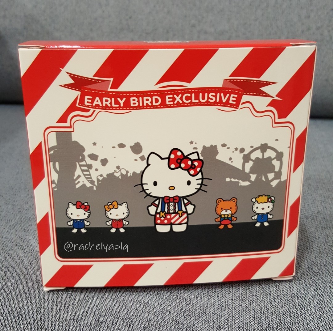 2 SET Hello Kitty Go Around Singapore Figurine (Mighty Eight), Hobbies ...