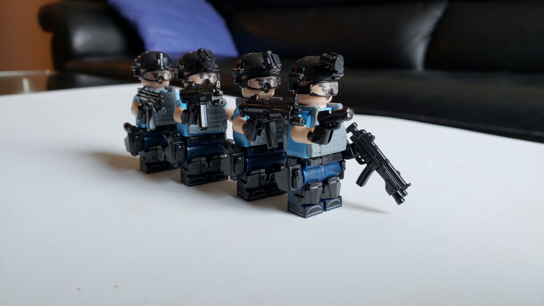 香港警察CTRU反恐特勤隊-鐵路小隊人仔4隻(lego樂高規格), 興趣及遊戲, 玩具 & 遊戲類 - Carousell