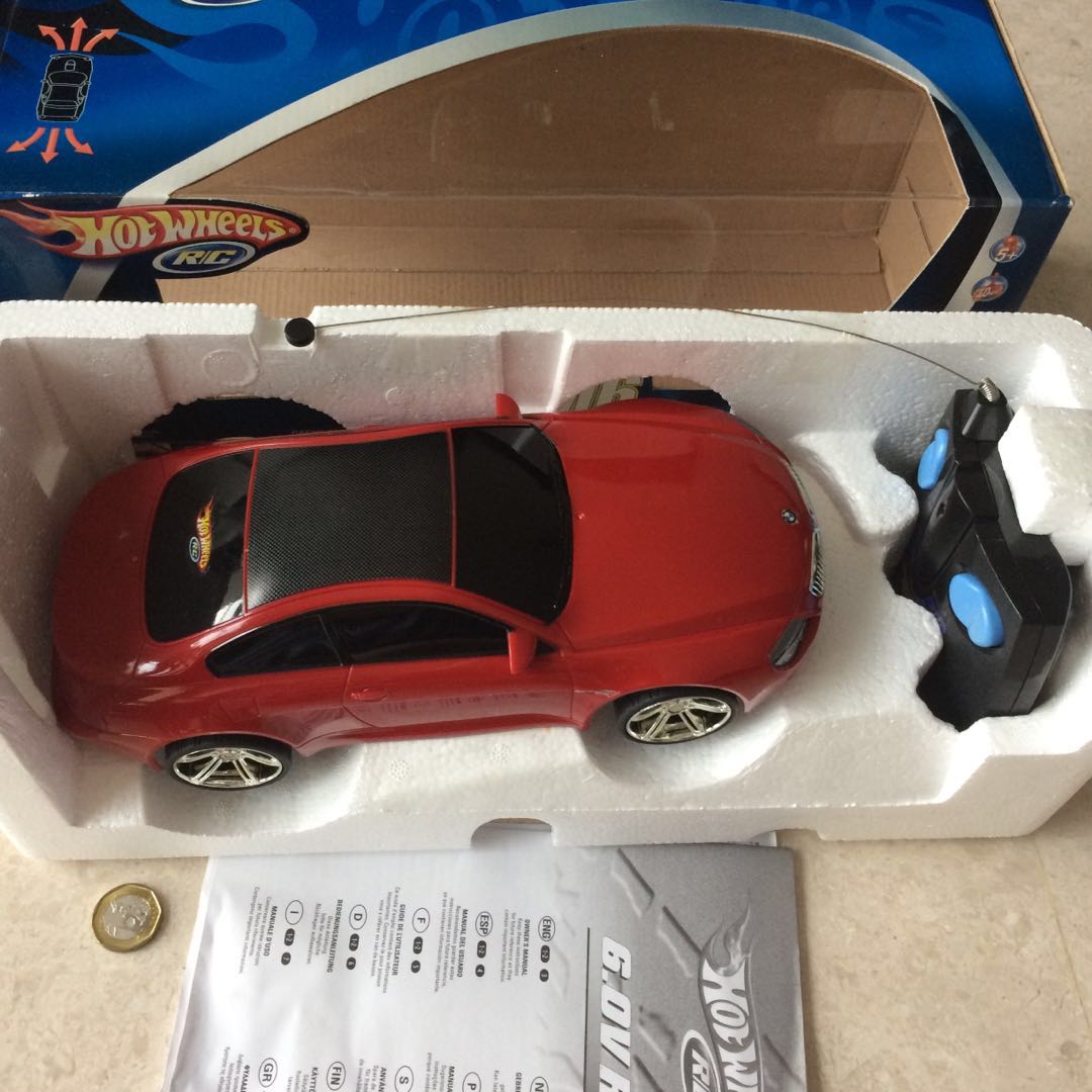 Hot Wheels BMW M6 R/C car, Everything Else on Carousell