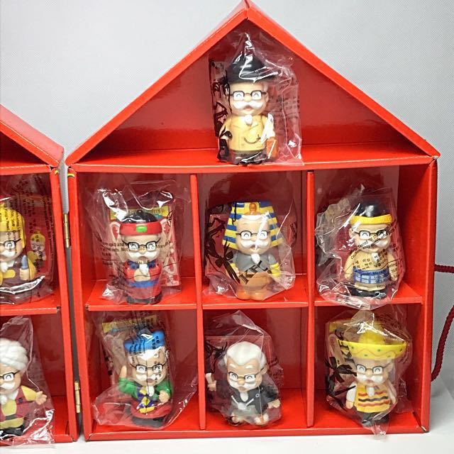 KFC FIGURINES - KFC Colonel Sanders The Legendary Chicken Expert With ...