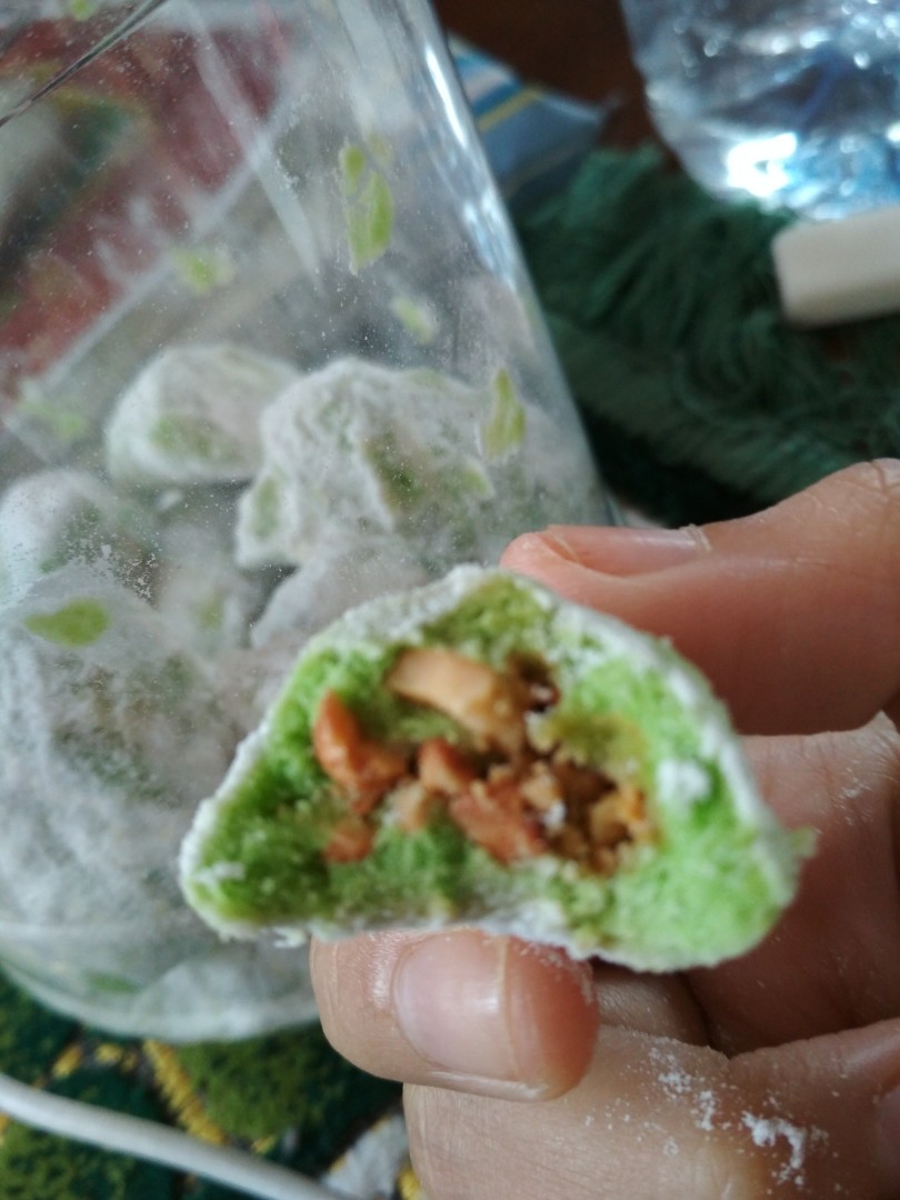 Makmur Gagus/ Kacang, Food & Drinks, Packaged & Instant Food on Carousell