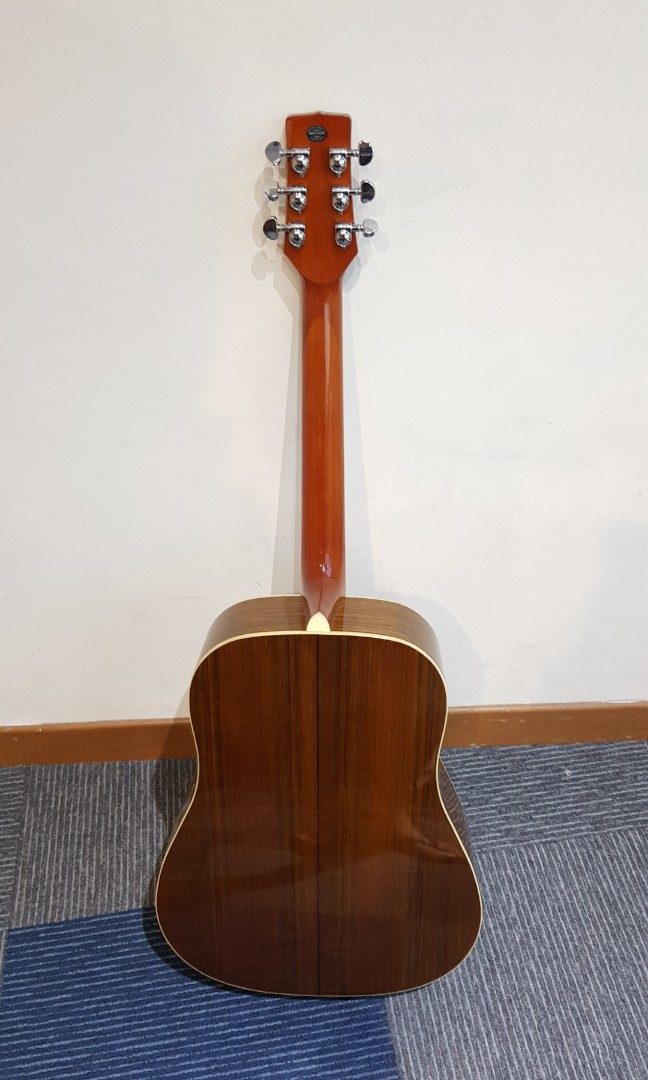 Samick Guitar, Hobbies & Toys, Music & Media, Musical Instruments on Carousell