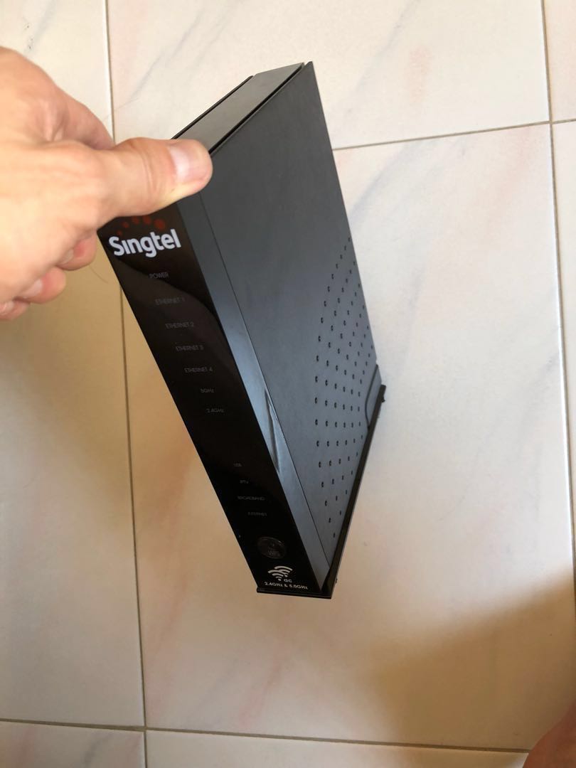 Singtel Wireless Router Modem FG7003GR (AC), Computers & Tech, Parts ...