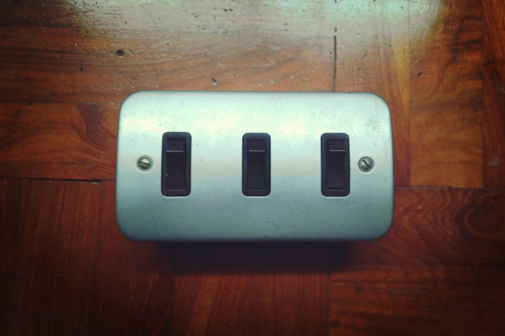 Antique/Vintage 70s MK 3 gang Metal Switch, Furniture & Home Living ...