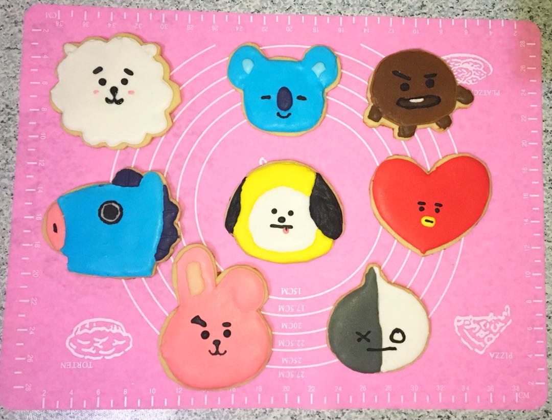 BT21 sugar cookies, Hobbies & Toys, Memorabilia & Collectibles, K-Wave ...