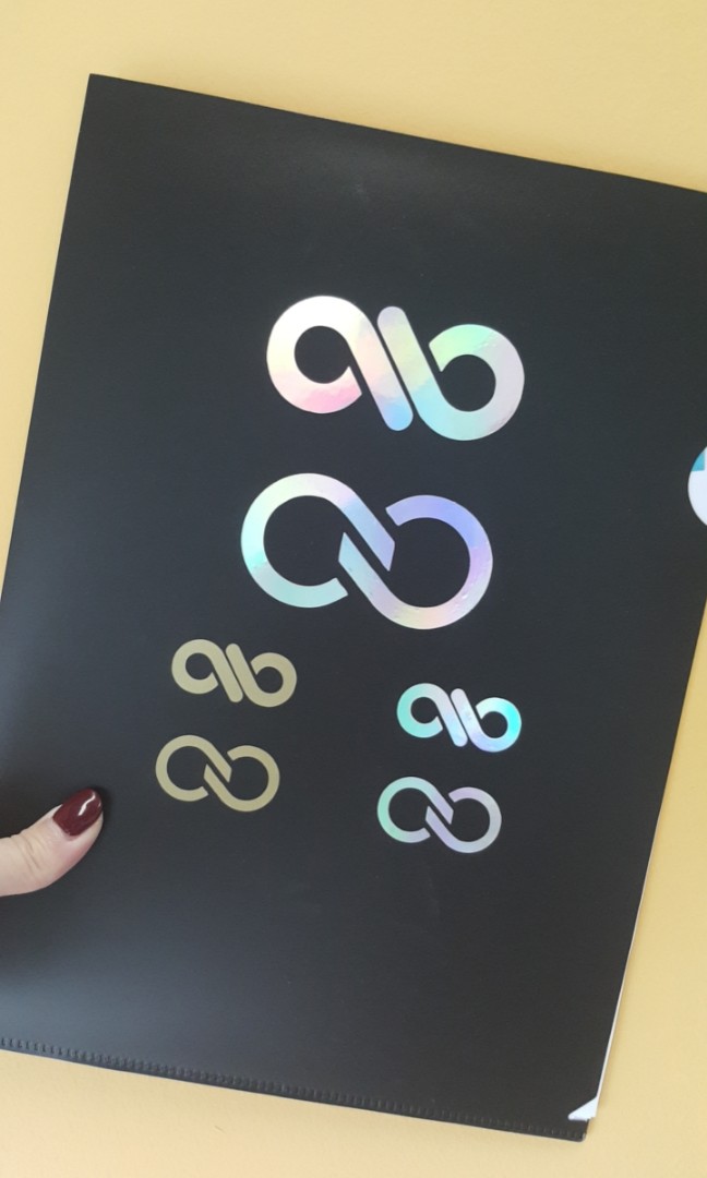 infinite logo sticker鐳射亞金貼紙 小卡卡冊, 興趣及遊戲, 收藏品及紀念品, 明星周邊 - Carousell