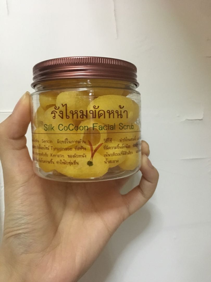 泰國 Silk CoCoon Facial Scrub, 美容＆化妝品, 健康及美容 - 皮膚護理, 面部 - 面部護理 on Carousell